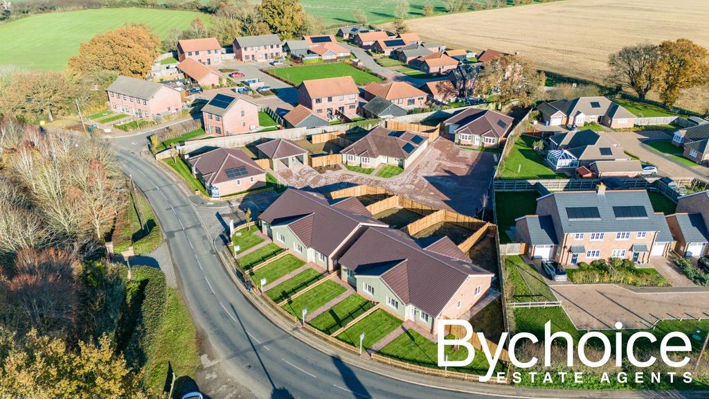 Great Oak Place, Raydon 2 bed semi-detached bungalow - £355,000