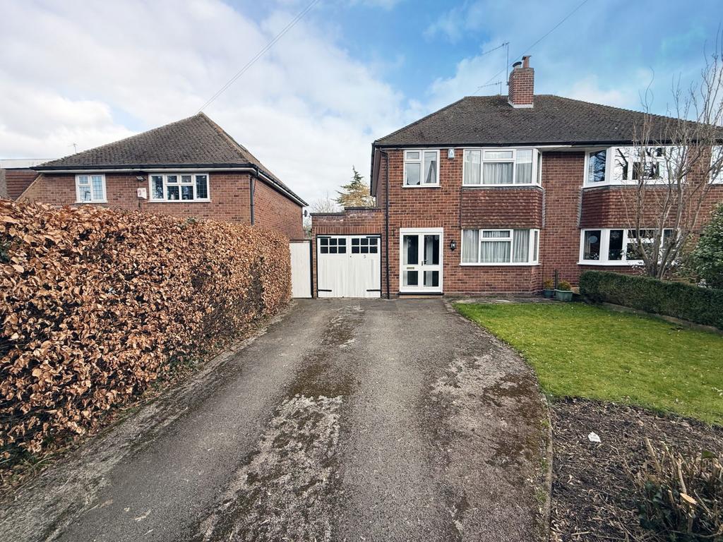 Church Road, Stourbridge DY8 3 bed semi-detached house - £350,000
