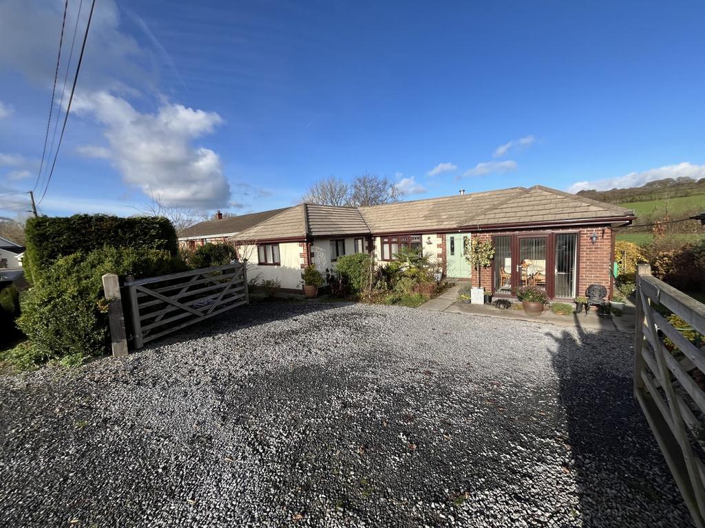 Derwydd Road, Ammanford... 3 bed detached bungalow - £365,000