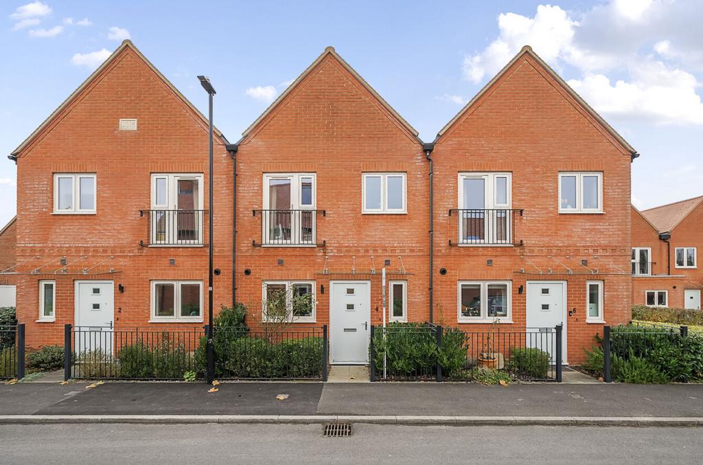 Pinsent Road, Winchester, Hampshire... 2 bed terraced house for sale ...