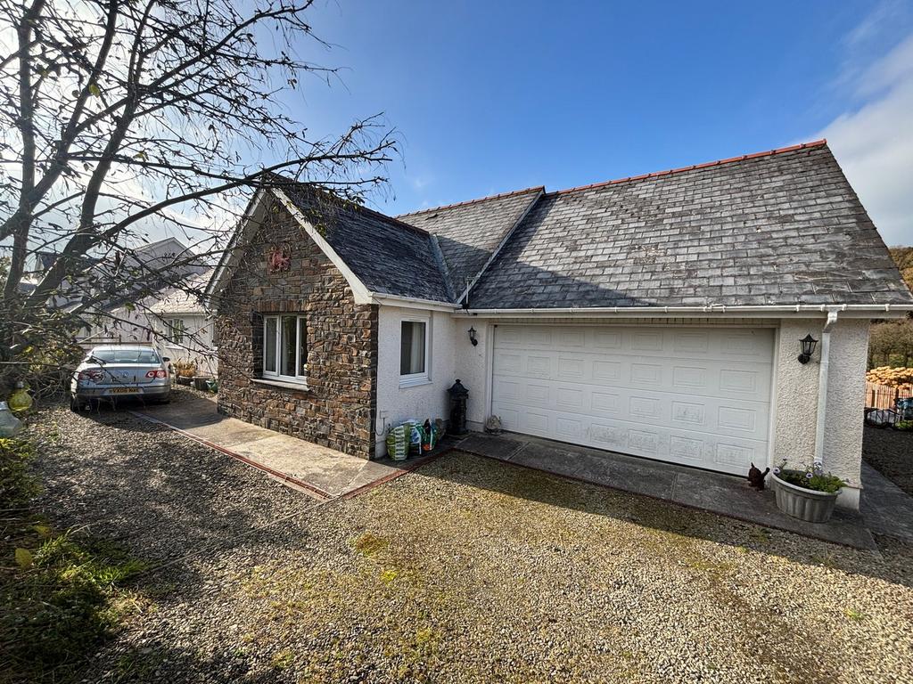 Cribyn, Lampeter, SA48 4 bed detached bungalow for sale - £325,000