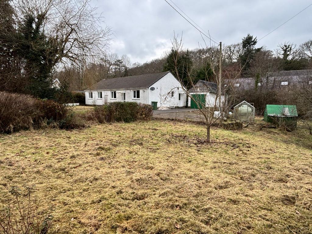 Llandysul SA44 3 bed detached bungalow for sale - £250,000