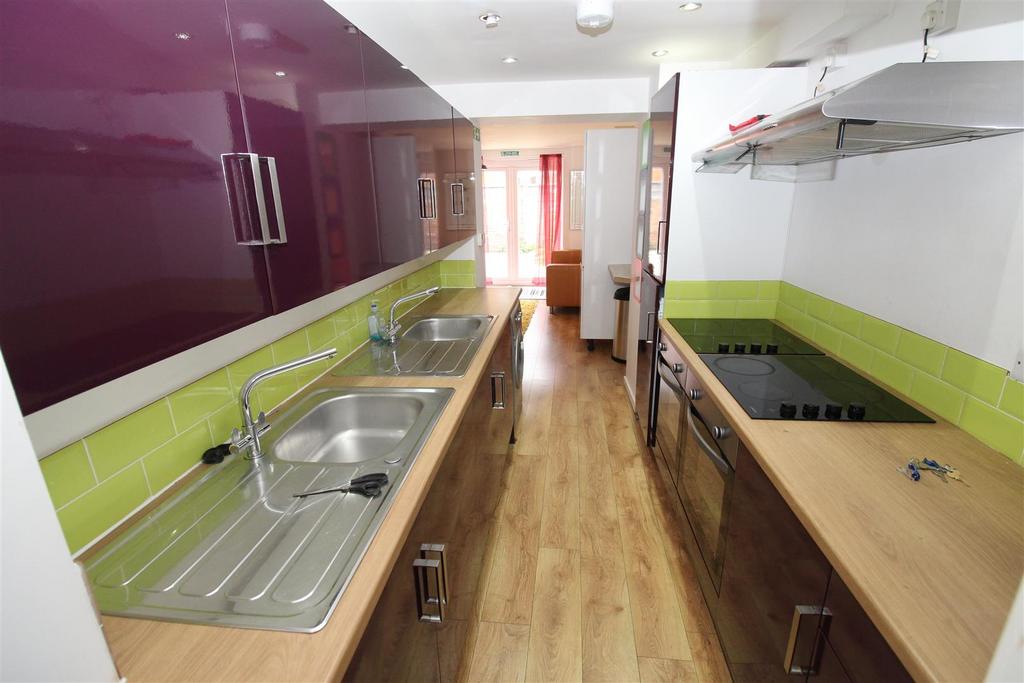 Maindy Road, Cardiff CF24 7 bed private hall - £3,150 pcm (£727 pw)