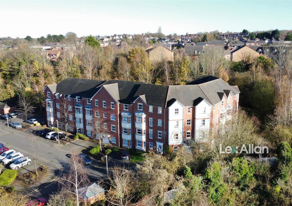 Trefoil Gardens, Amblecote, Stourbridge 2 bed apartment - £160,000
