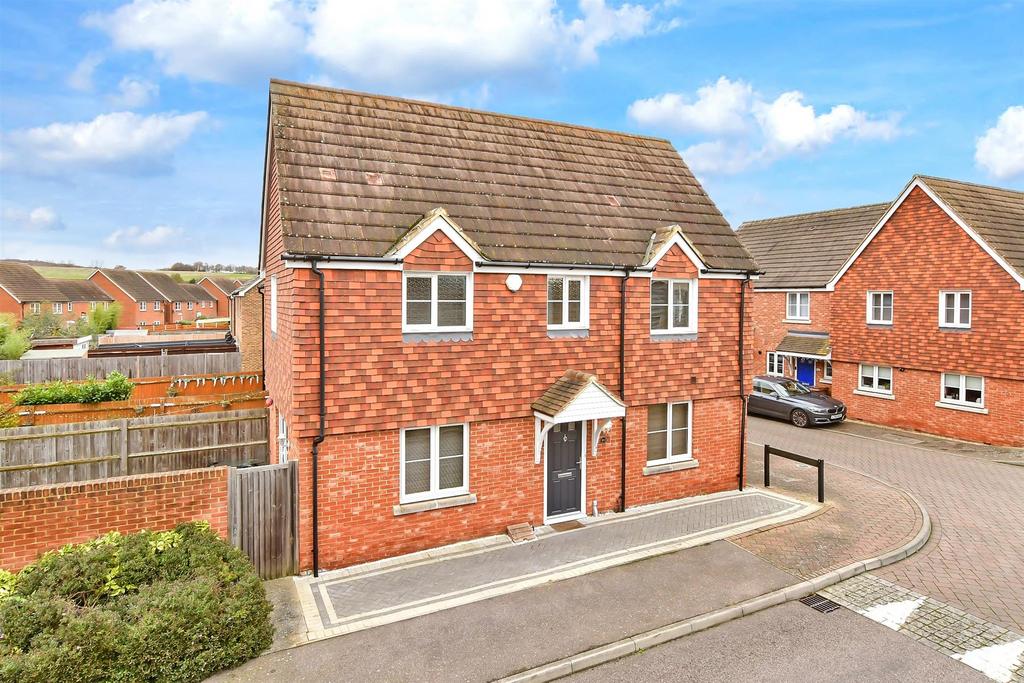 Wainscott, Wainscott, Rochester, Kent 3 bed semi-detached house - £350,000