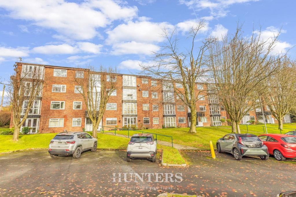 Exeter Court, Market Street... 2 bed flat - £115,000