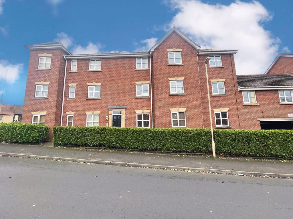 Morris Court, Brierley Hill DY5 2 bed flat for sale - £110,000