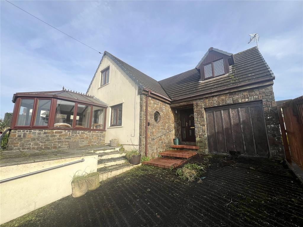 Jeffreyston, Kilgetty, Pembrokeshire... 3 bed detached house - £350,000