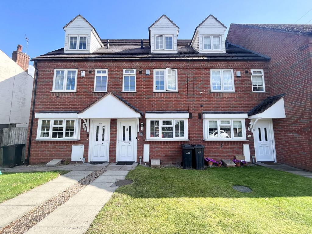 High Street, Brierley Hill DY5 3 bed townhouse - £245,000
