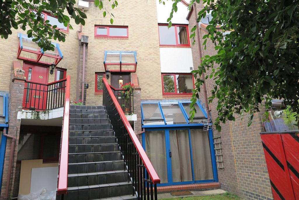 Bywater Place, Rotherhithe, SE16 2 bed maisonette - £2,050 pcm (£473 pw)