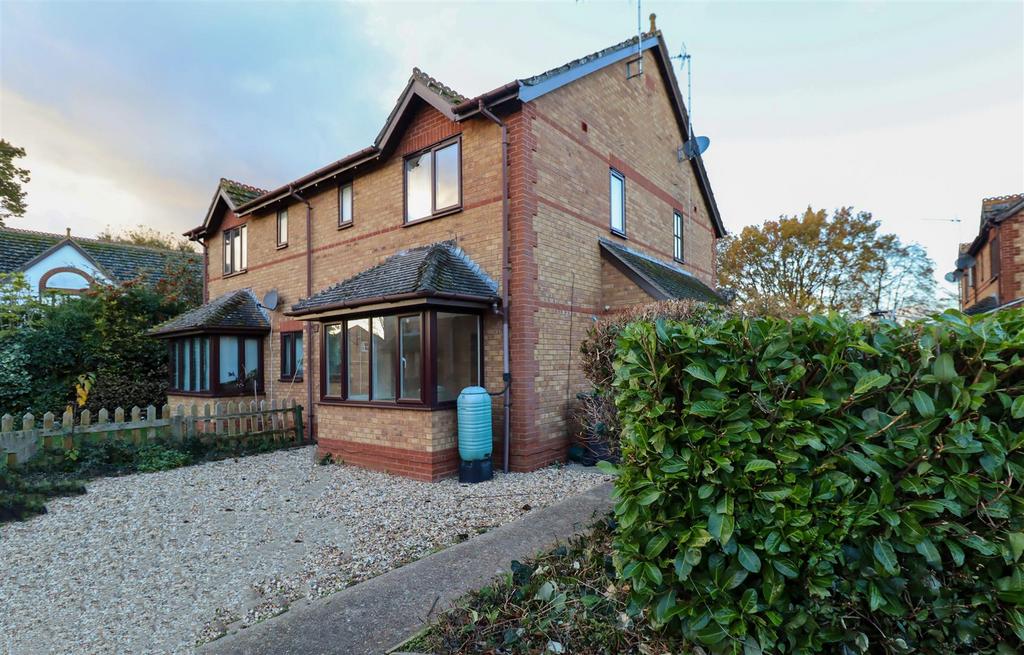 John Amner Close, Ely CB6 1 bed terraced house - £850 pcm (£196 pw)