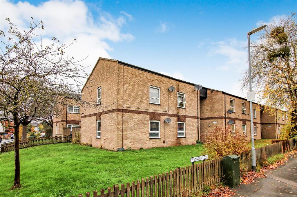 Wenvoe Close, Cambridge 2 bed flat - £300,000