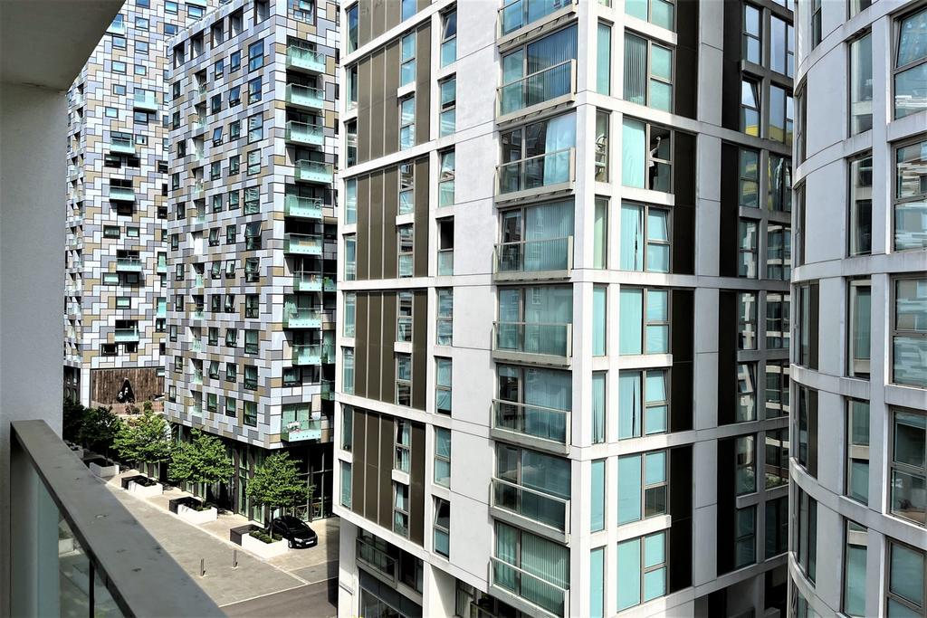 20 Lanterns Way, London E14 1 bed apartment - £1,950 pcm (£450 pw)