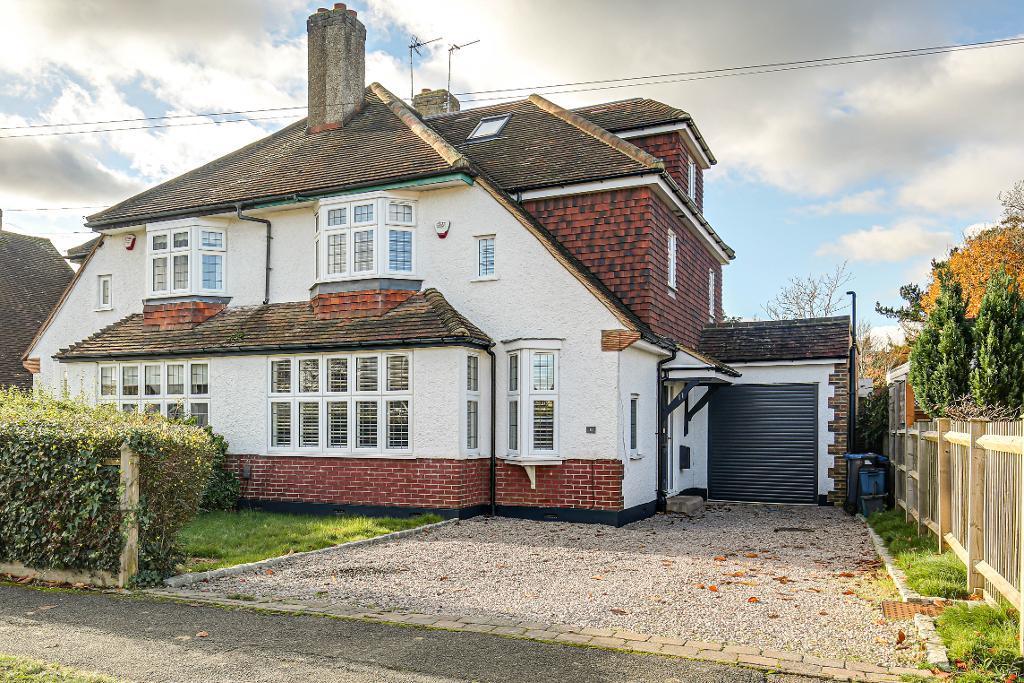 Mitchley Grove, Sanderstead, Surrey... 4 bed semi-detached house - £850,000