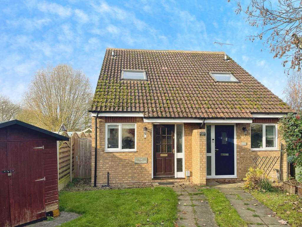 Green Lane, Hitchin, SG4 2 bed semi-detached house - £390,000