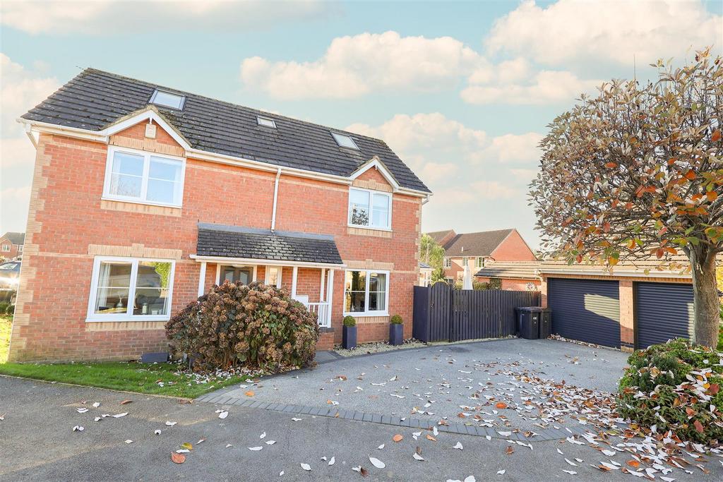 Bellman Walk, Ripon 6 bed detached house - £470,000