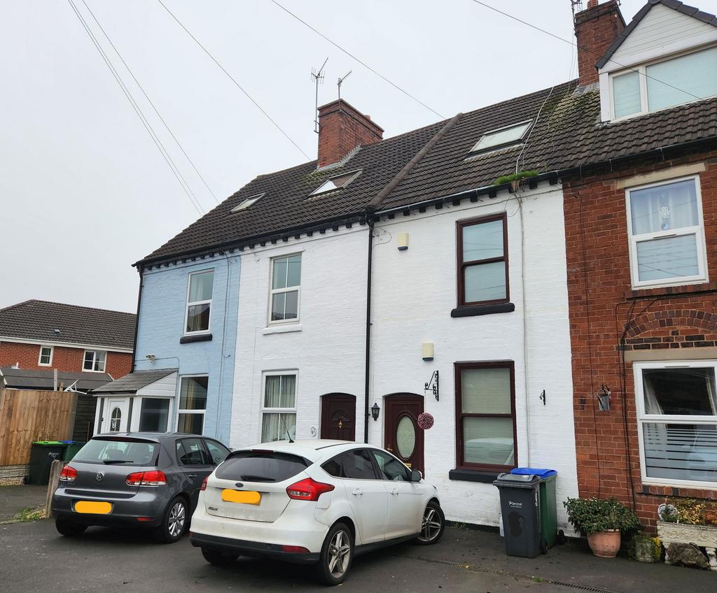 Claremont Street, Cradley Heath B64 4 bed terraced house - £1,050 pcm ...