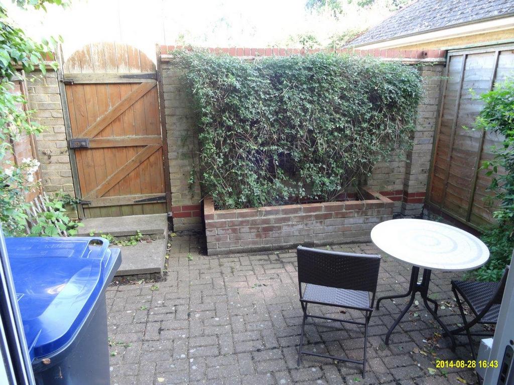 Roper Road 3 bed house - £1,575 pcm (£363 pw)