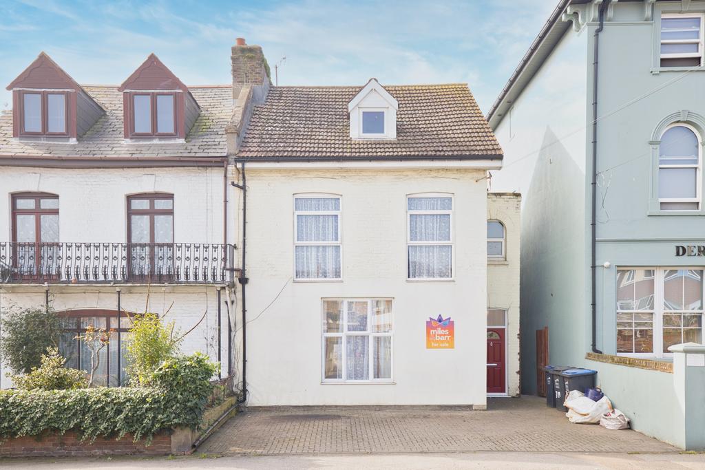 Margate Road, Ramsgate, CT11 5 bed semi-detached house - £425,000