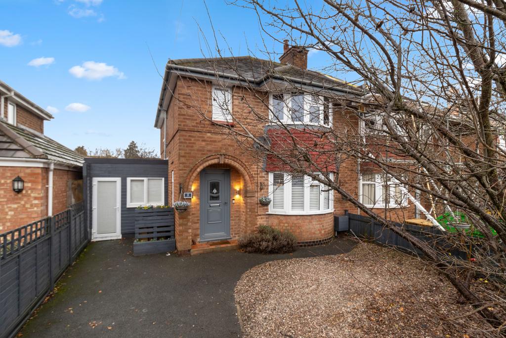 Worcester WR2 3 bed semi-detached house - £350,000