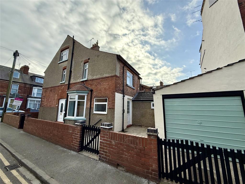 Palanza Terrace, Bridlington, East... 3 bed end of terrace house - £139,500