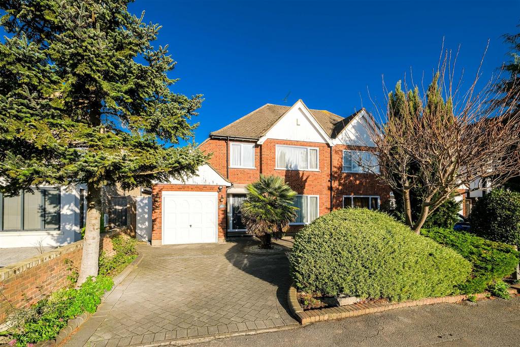 Meadow Walk, London 4 bed house for sale - £1,000,000