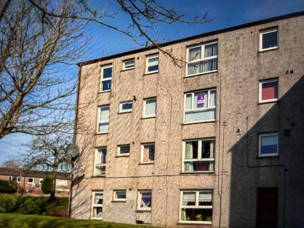 Hazel Road, Abronhill, Cumbernauld, G67 2 bed flat - £695 pcm (£160 pw)