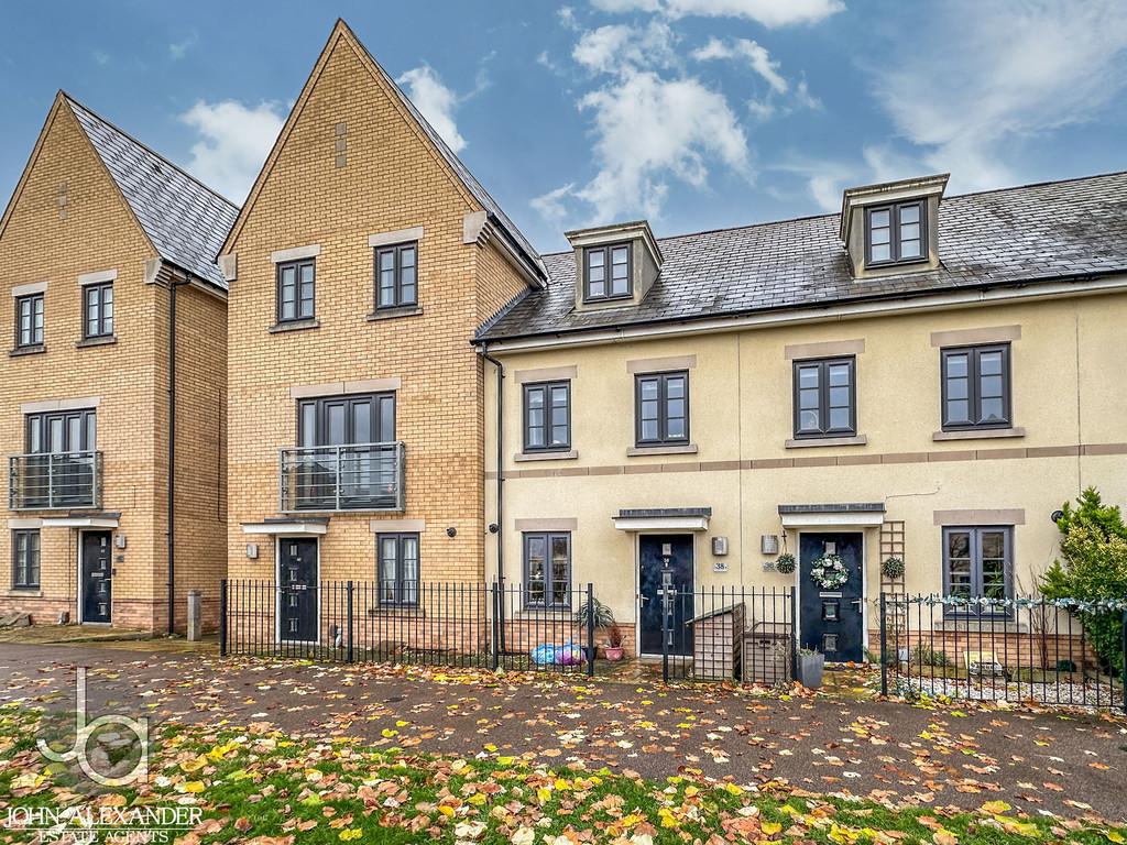 Roberts Road, Colchester 3 bed townhouse - £300,000