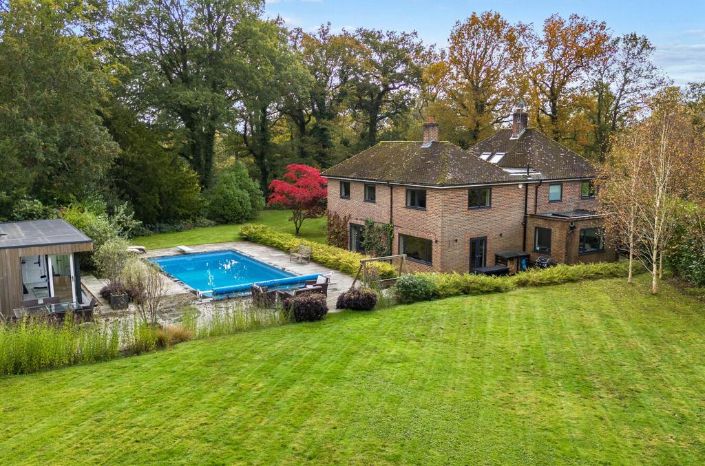 New Road, Wormley, Godalming, Surrey... 5 bed detached house for sale ...