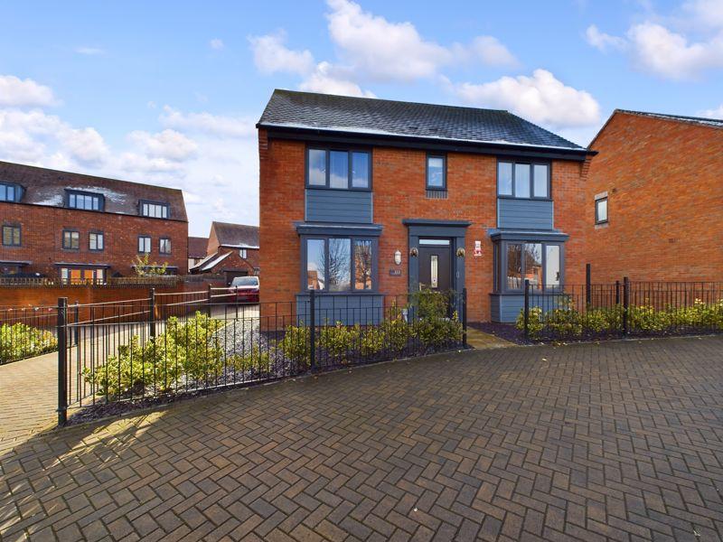 Birchfield Way, Telford TF3 4 bed detached house - £399,950