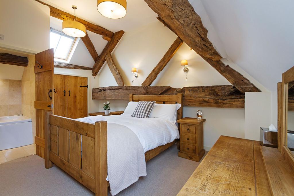 Dove Farm Barns, Blythe Bridge Road 3 bed barn conversion - £1,600 pcm ...