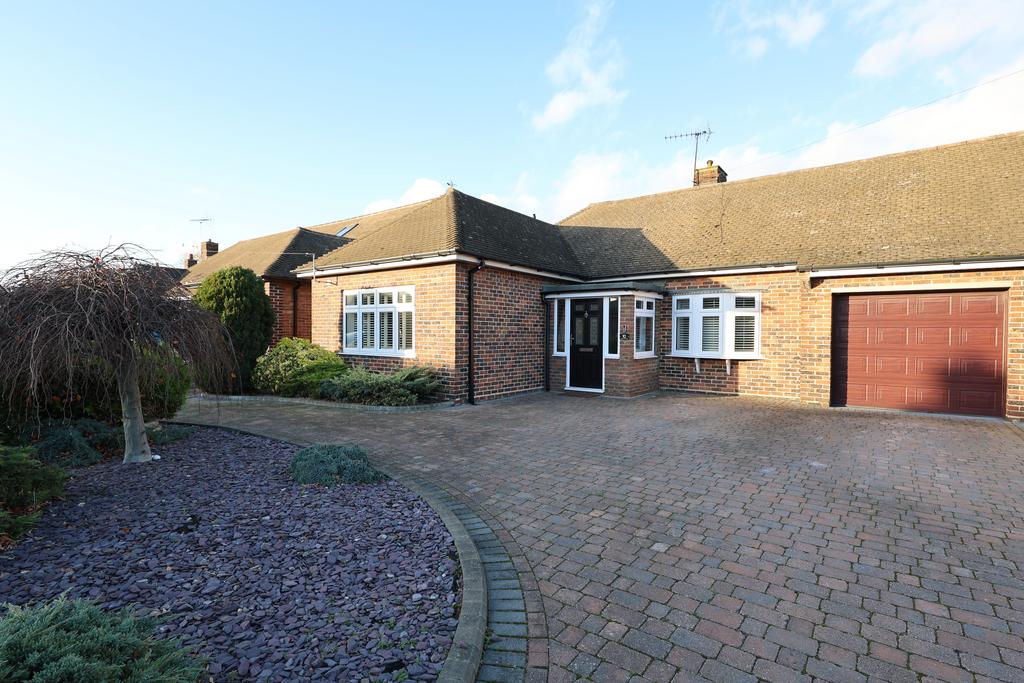 Orsett Heath Crescent, Orsett Heath 4 bed chalet - £545,000