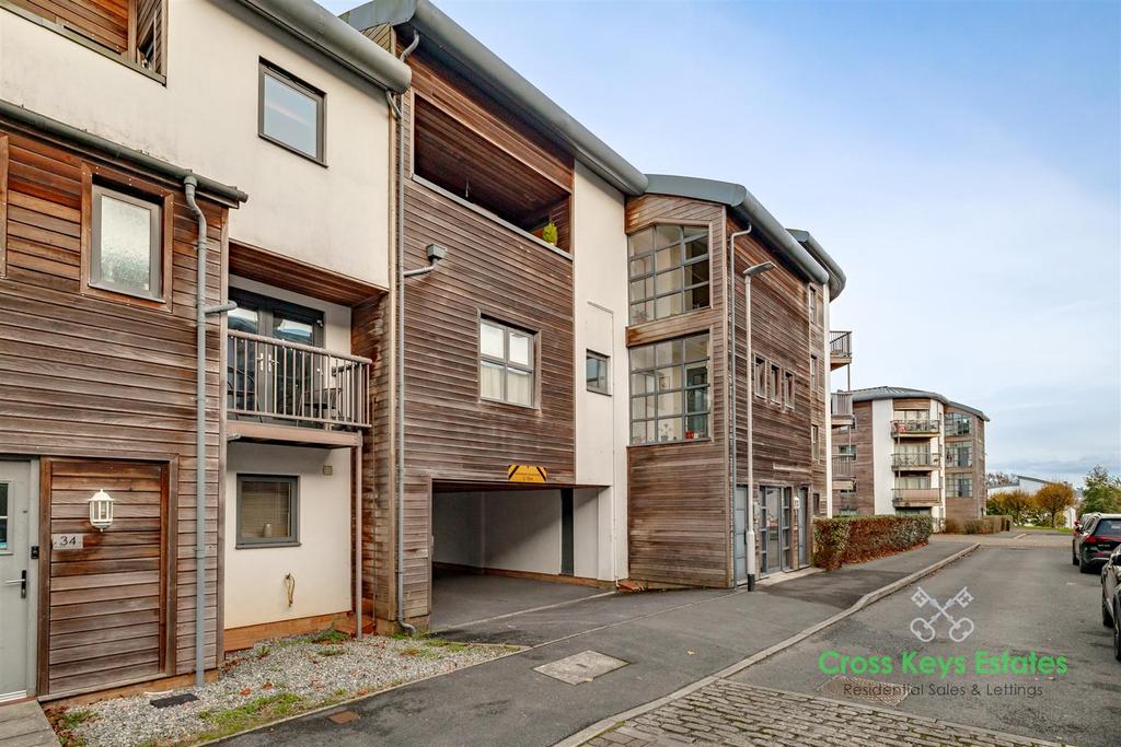 Endeavour Court, Plymouth PL1 1 bed apartment - £130,000