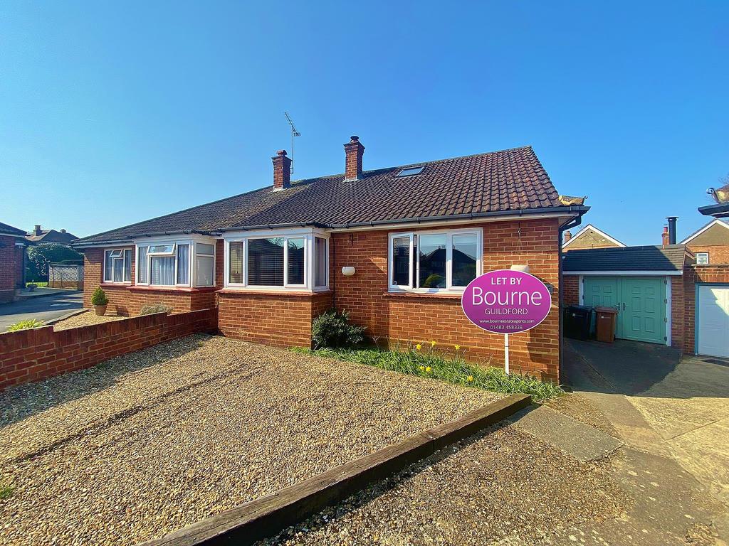Bryanstone Close, Guildford, Surrey, GU2 3 bed bungalow - £2,400 pcm (£ ...