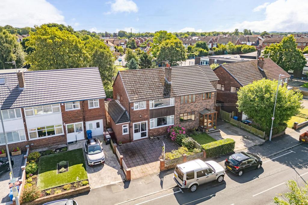 Smithy Lane, Widnes WA8 3 bed semi-detached house - £265,000