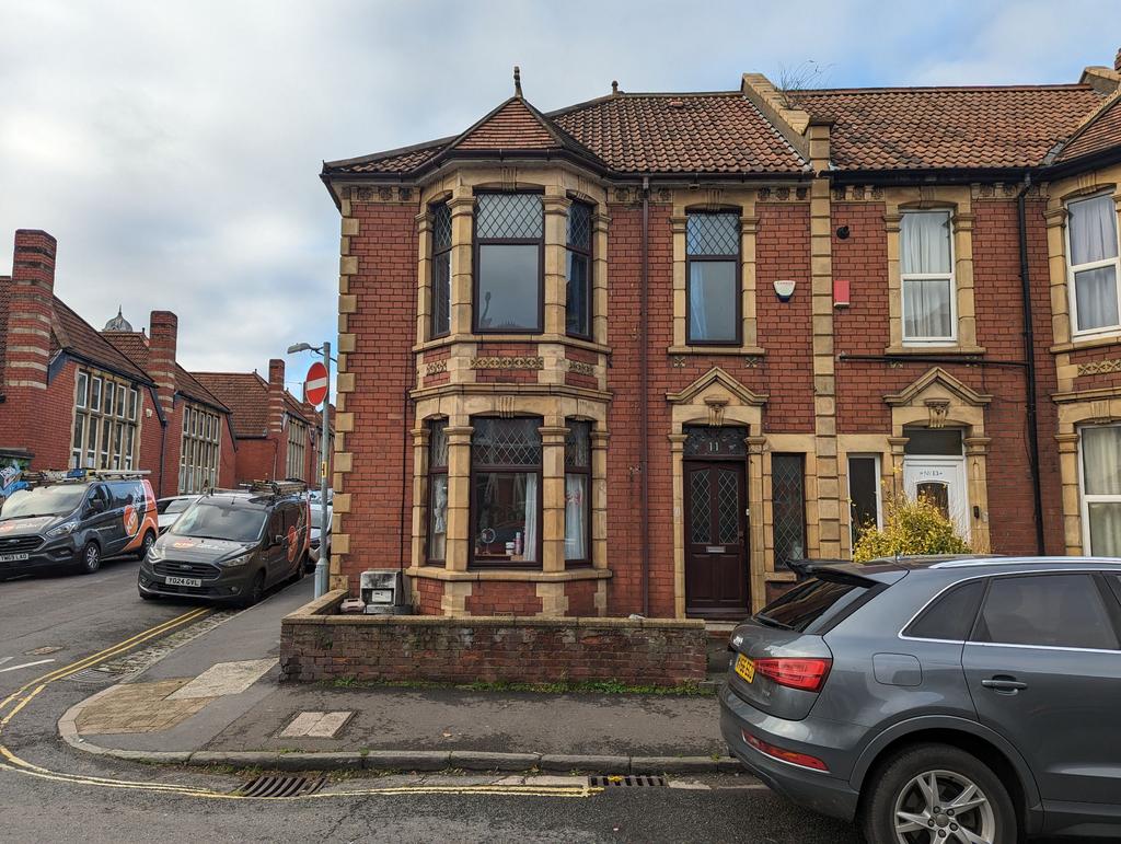 Downend Road, Horfield, Bristol 6 bed semi-detached house - £4,000 pcm ...