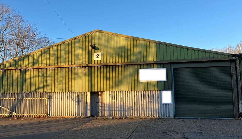 Whitehall Farm Industrial Estate... Warehouse - £708 pcm (£163 pw)