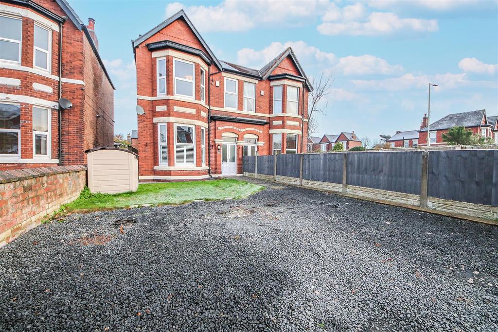 Sussex Road, Southport PR8 3 bed semi-detached house - £230,000