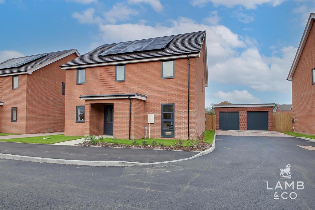 Paddocks Lane, Harwich CO12 4 bed detached house - £485,000