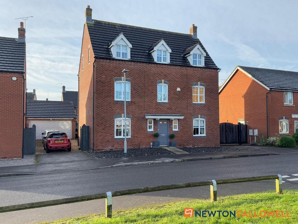 Normanton Road, Newark NG24 5 bed detached house for sale - £400,000