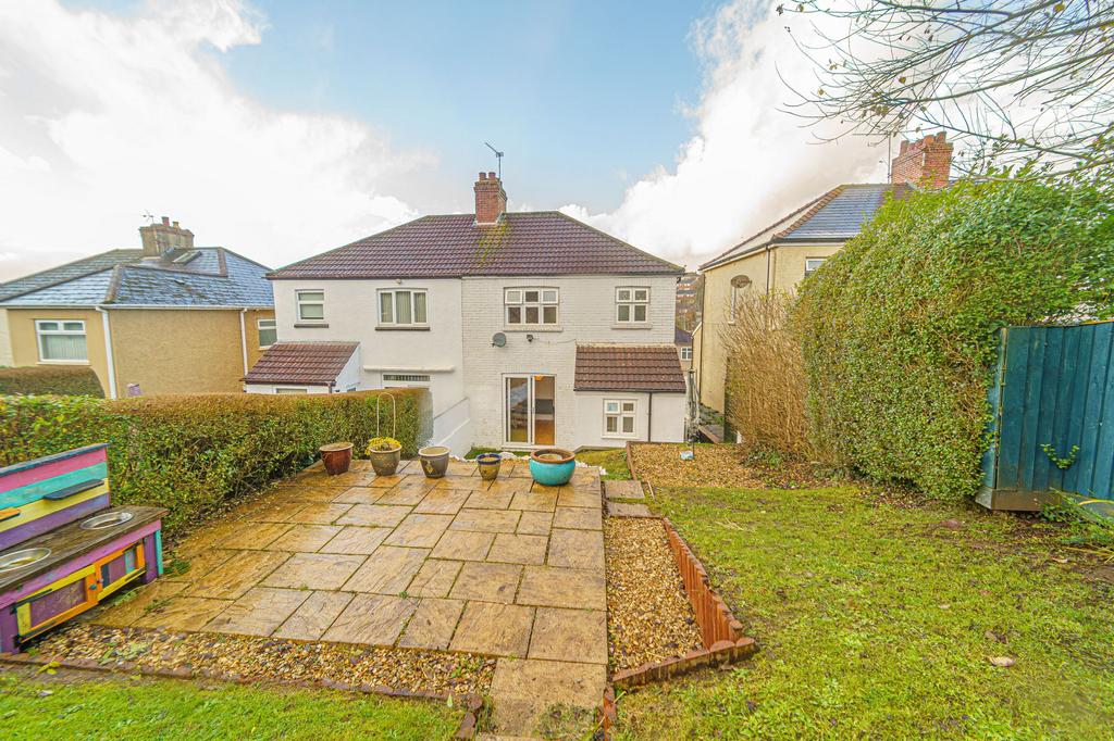 Brynglas Road, Newport, NP20 3 bed semi-detached house - £220,000