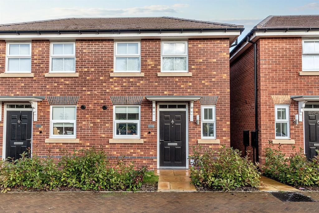 Stafford ST16 2 bed semi-detached house - £925 pcm (£213 pw)