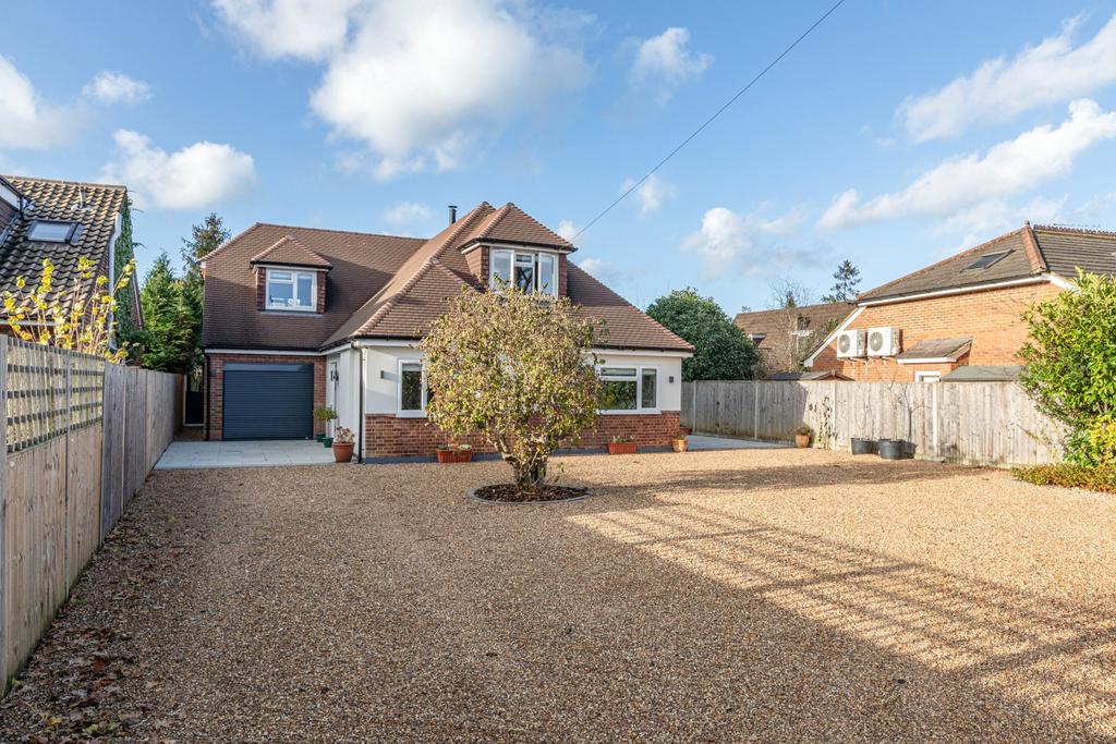 Woodham Park Way, Woodham, Surrey, KT15 5 bed detached house - £1,250,000