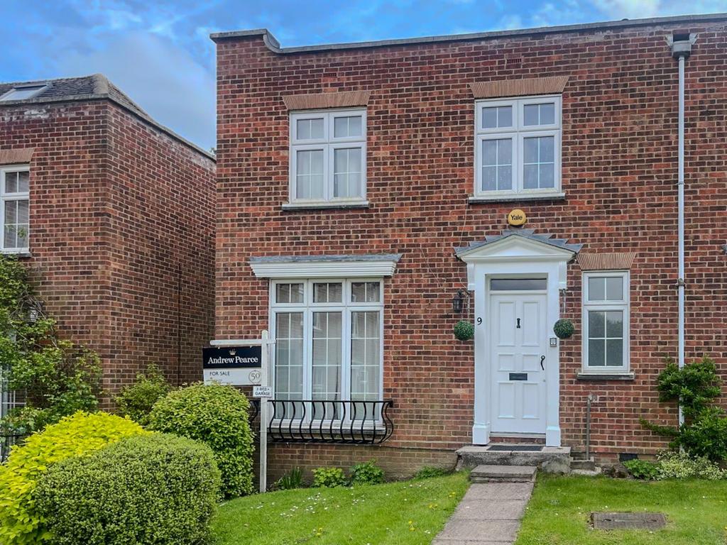 Azalea Walk, Pinner HA5 3 bed end of terrace house for sale - £650,000