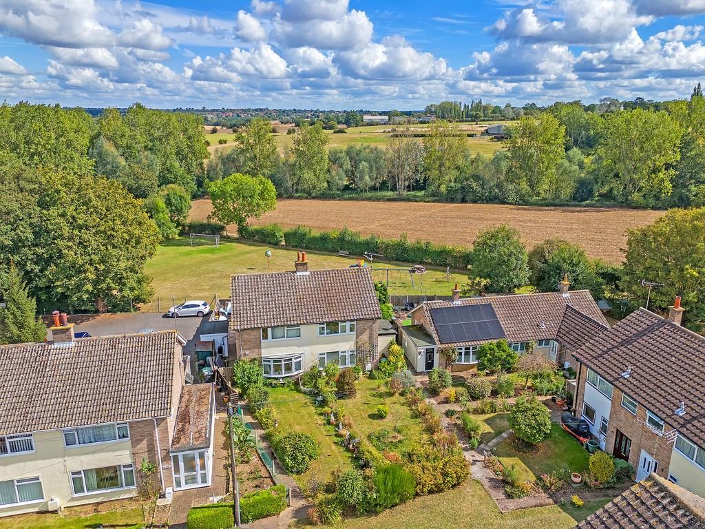 Barnston, Dunmow 3 bed semi-detached house - £350,000