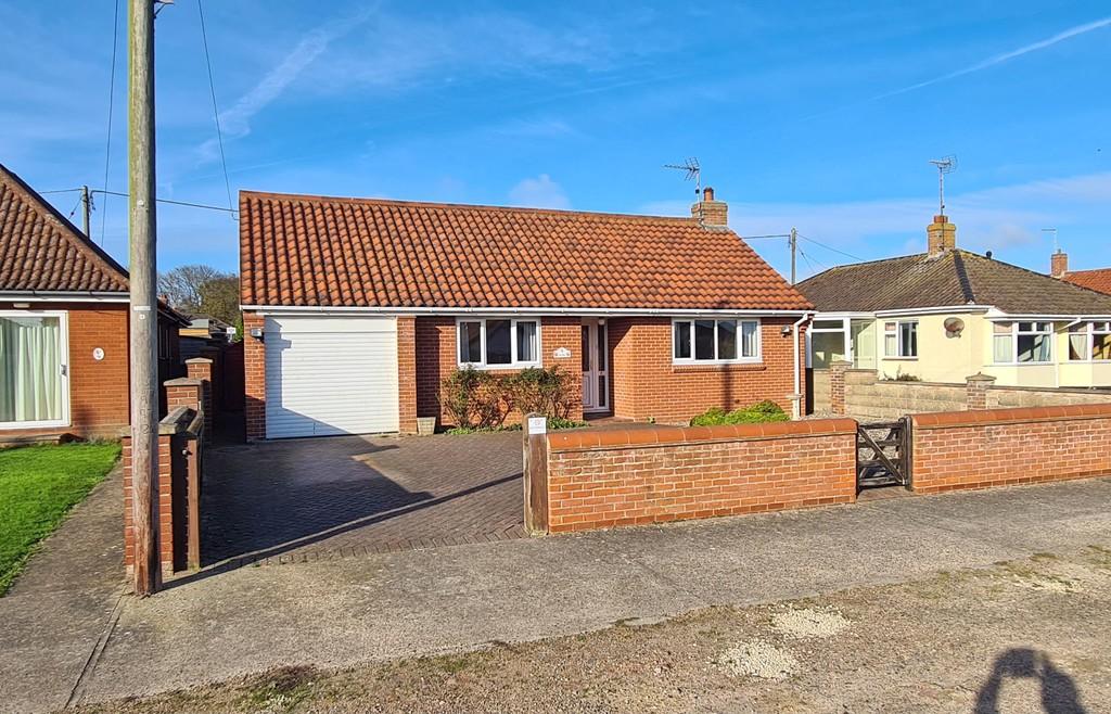 Beach Close, Mundesley 3 bed detached bungalow - £325,000