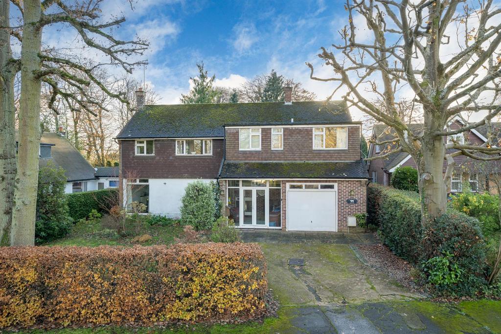 Swannells Wood, Studham... 5 bed detached house - £750,000