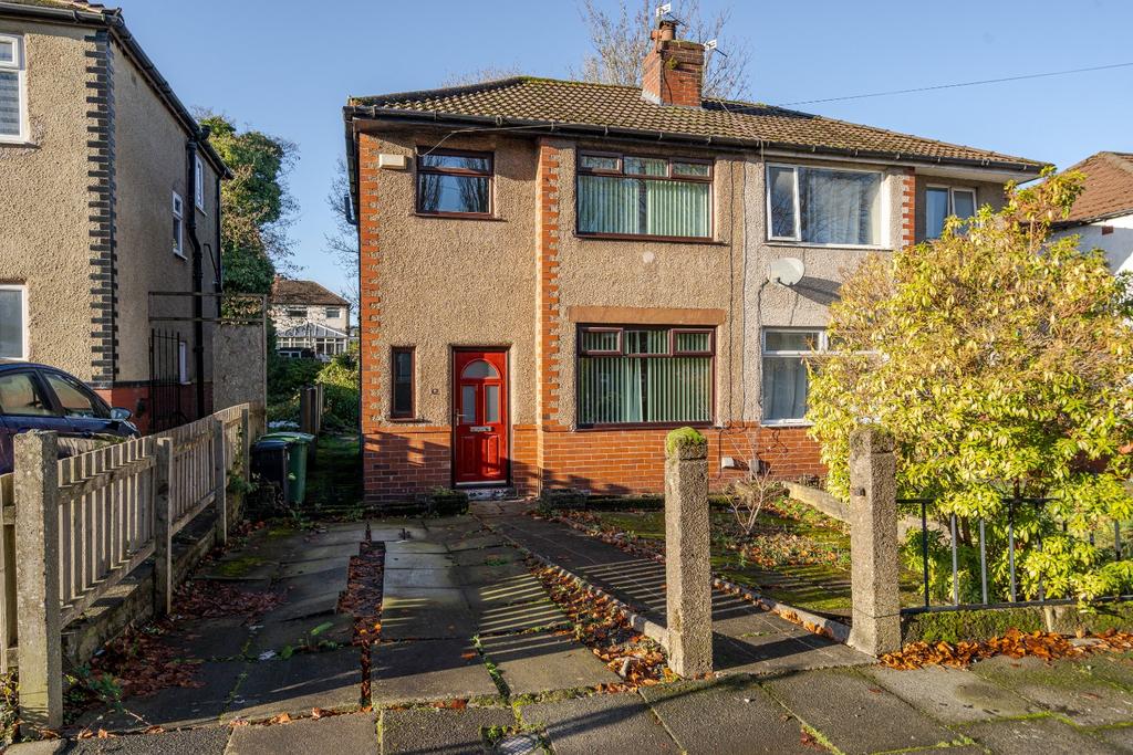 AUCTION - Brian Road, Farnworth... 3 bed semi-detached house - £135,000