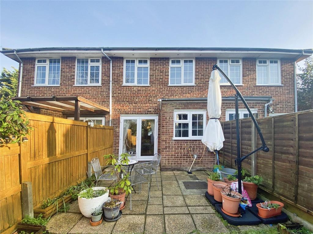 Brandy Way, Sutton SM2 3 bed house - £2,150 pcm (£496 pw)