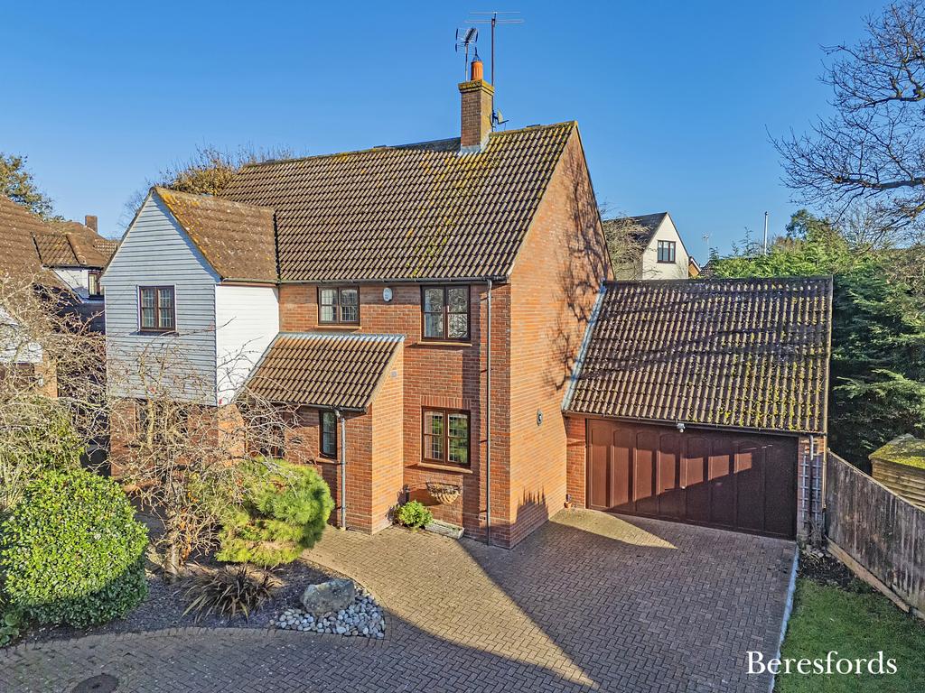 High Meadow, Dunmow, CM6 4 bed detached house for sale - £650,000